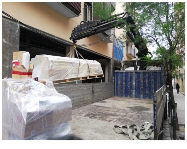 Erfolgreicher Transport mitten in Barcelona :: kleyling-spedition